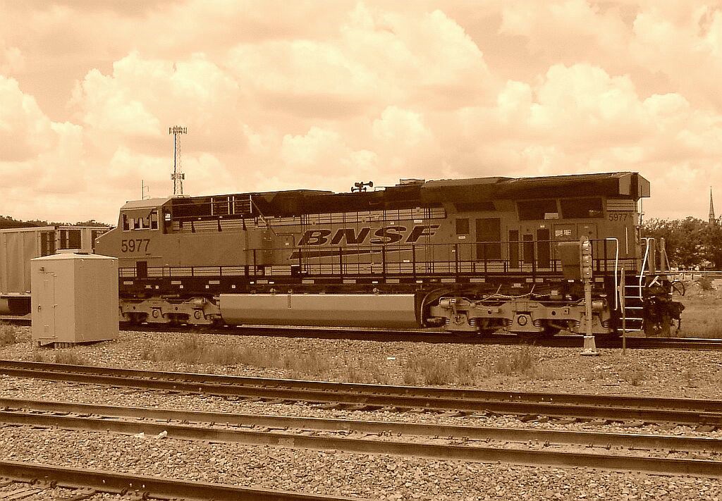 BNSF 5977